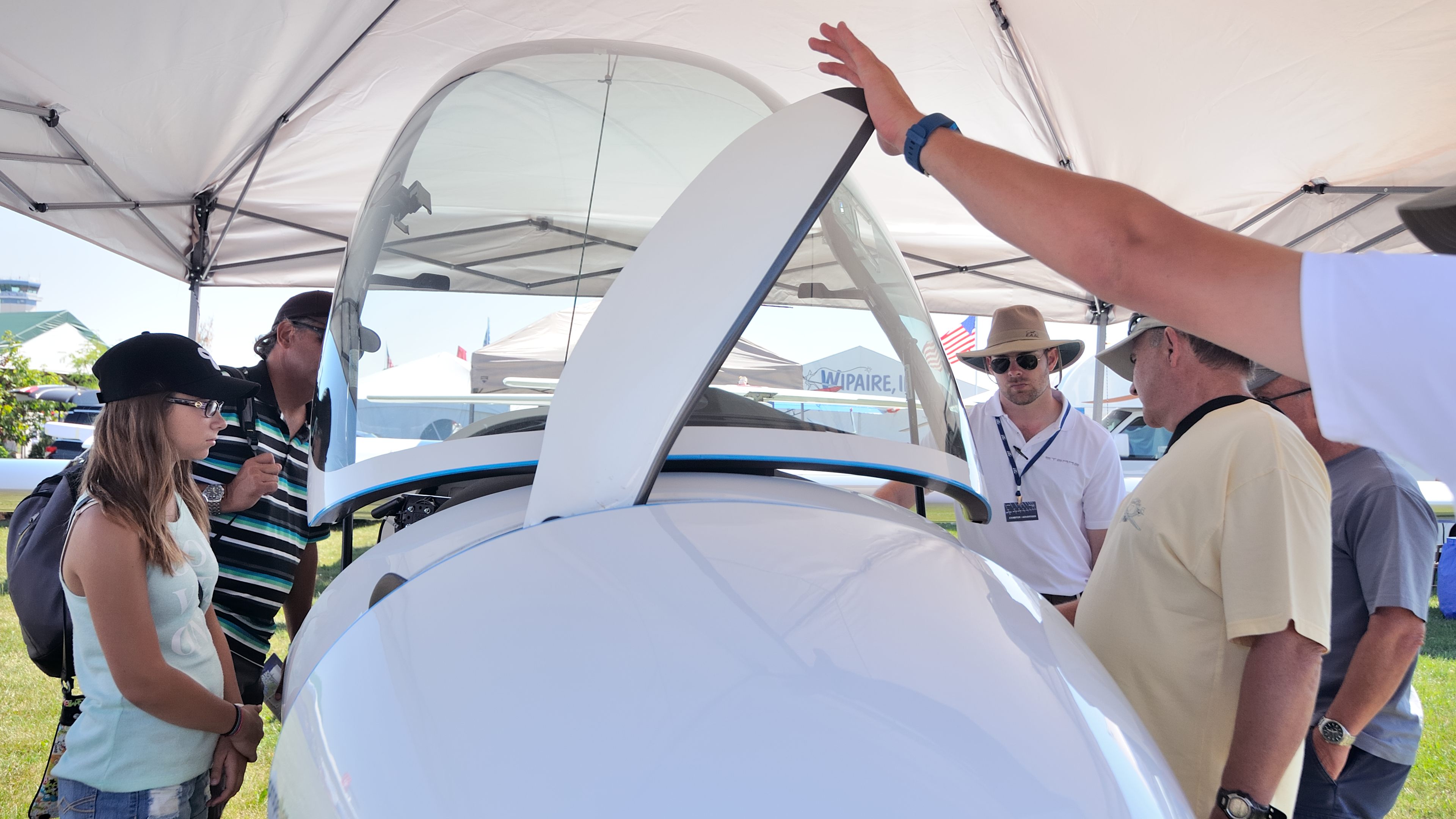 Stemme debuts S12 motor glider - AOPA