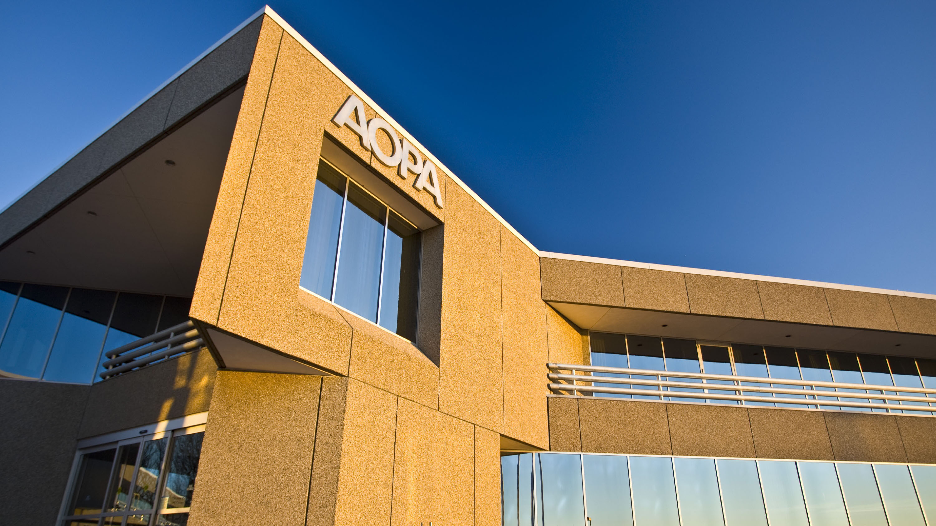 'The Hill' names AOPA a top association - AOPA