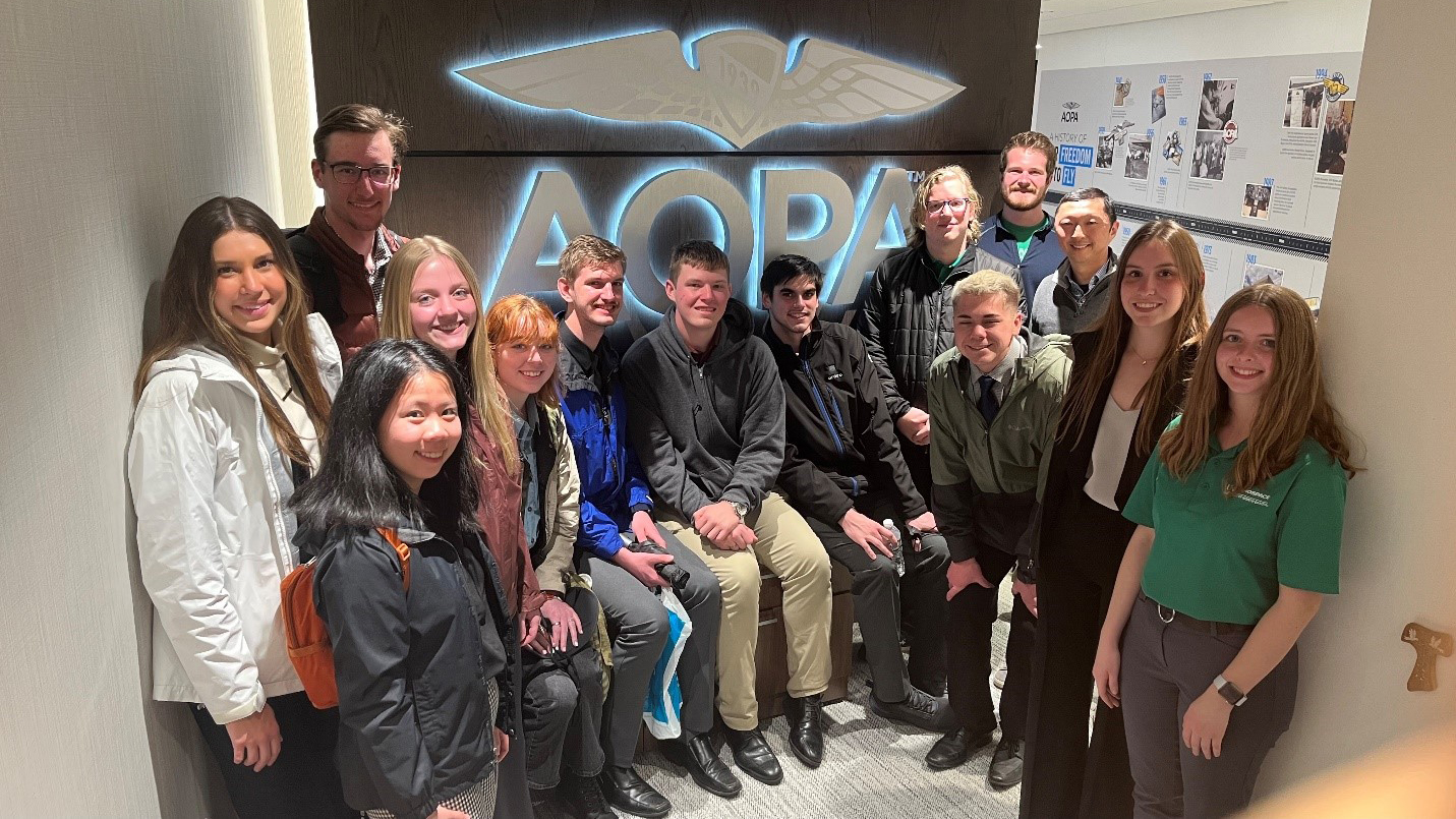 AOPA welcomes next generation of air traffic controllers - AOPA
