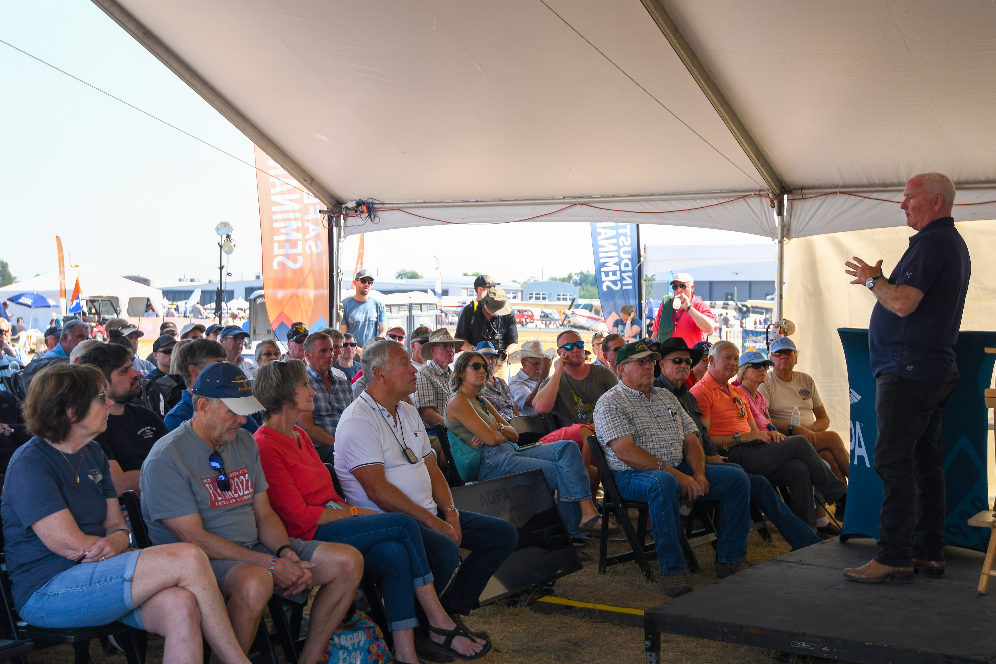 Bringing aviators back together - AOPA