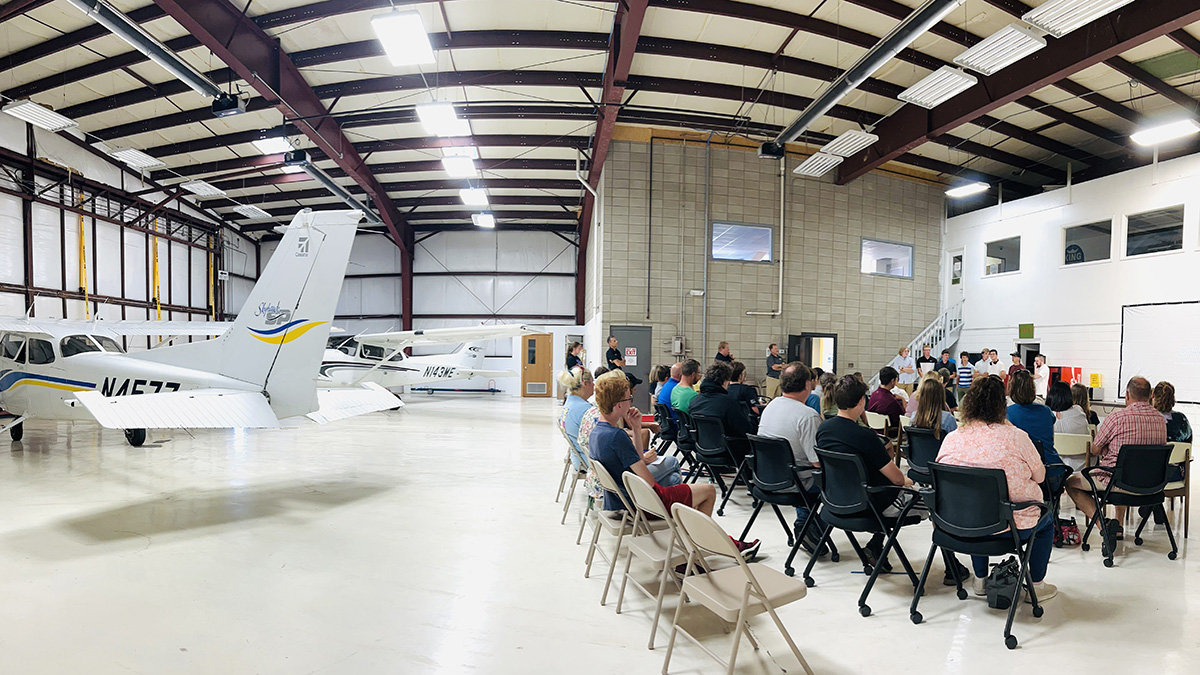 High school students get early access to aviation - AOPA