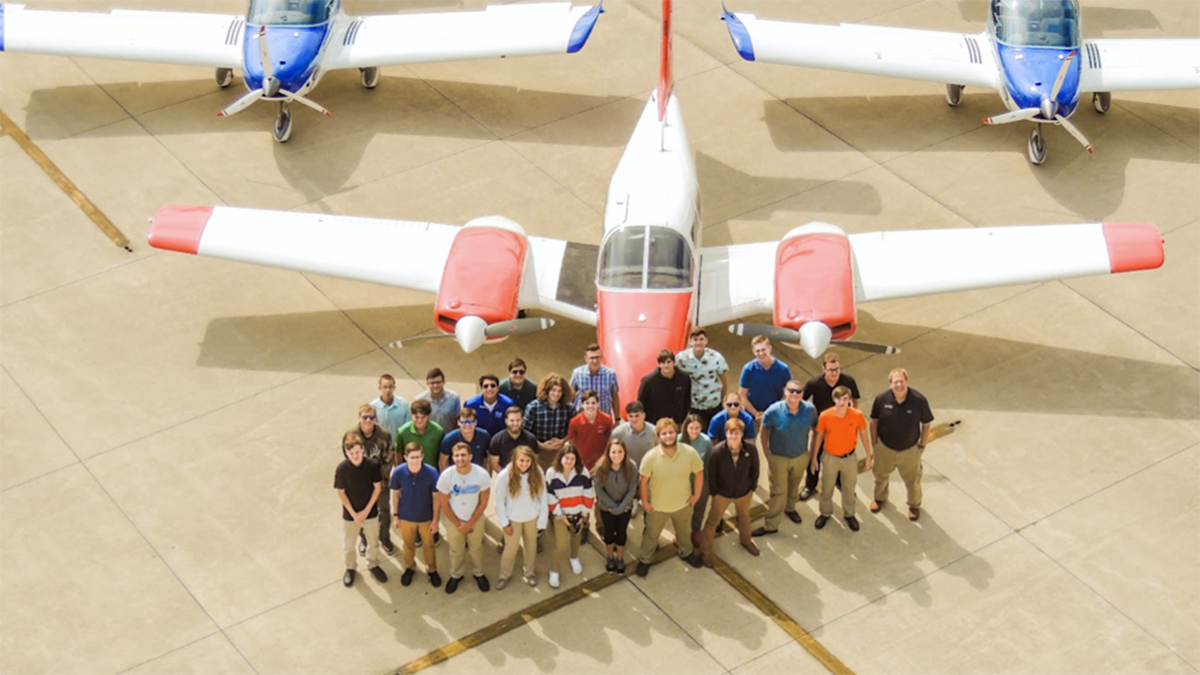 High school students get early access to aviation - AOPA