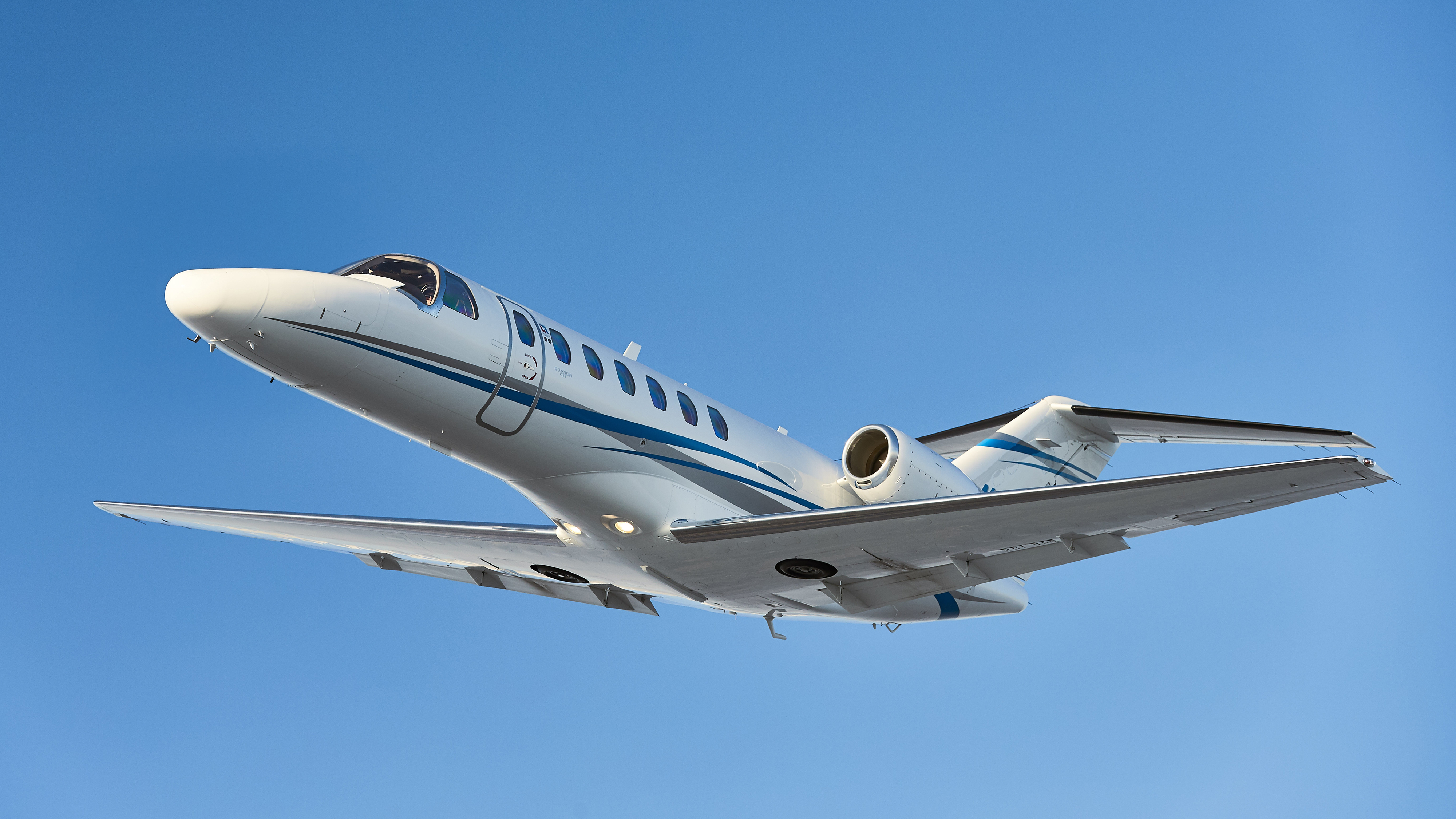 Diversity in demand as FAA seeks ATC job applicants - AOPA