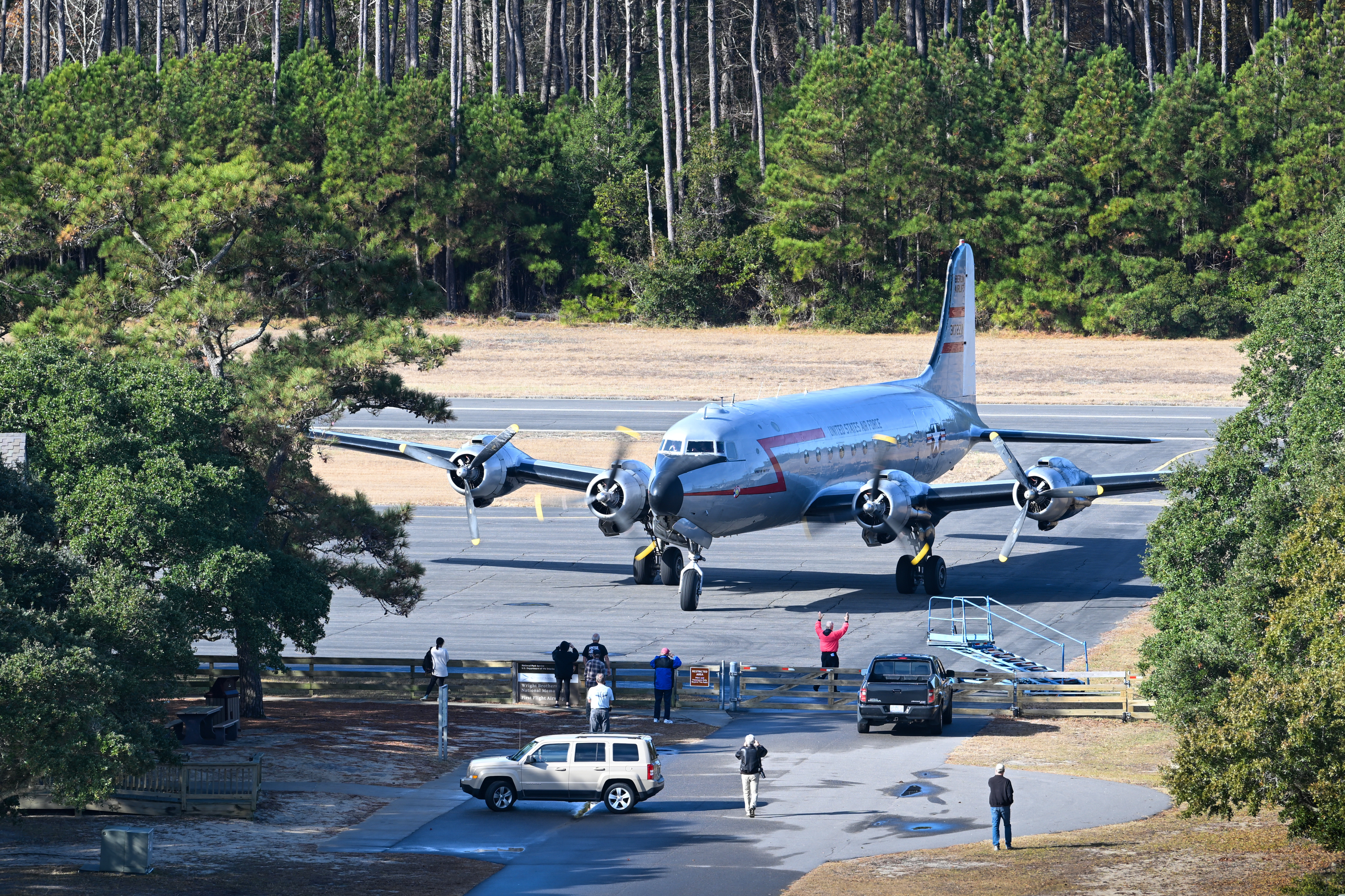 AOPA hosts McGee family at First Flight celebration - AOPA