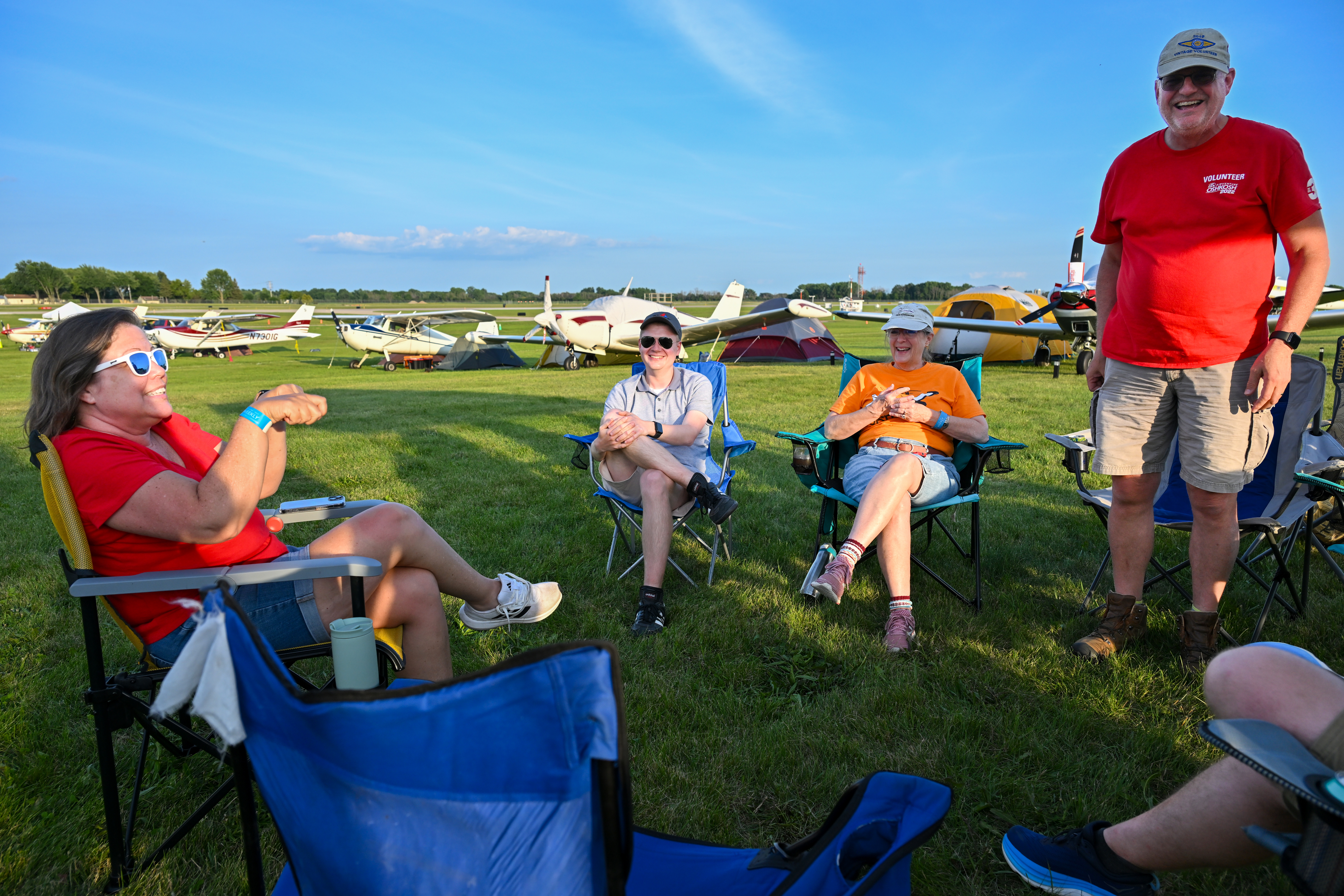 People who love airplanes - AOPA