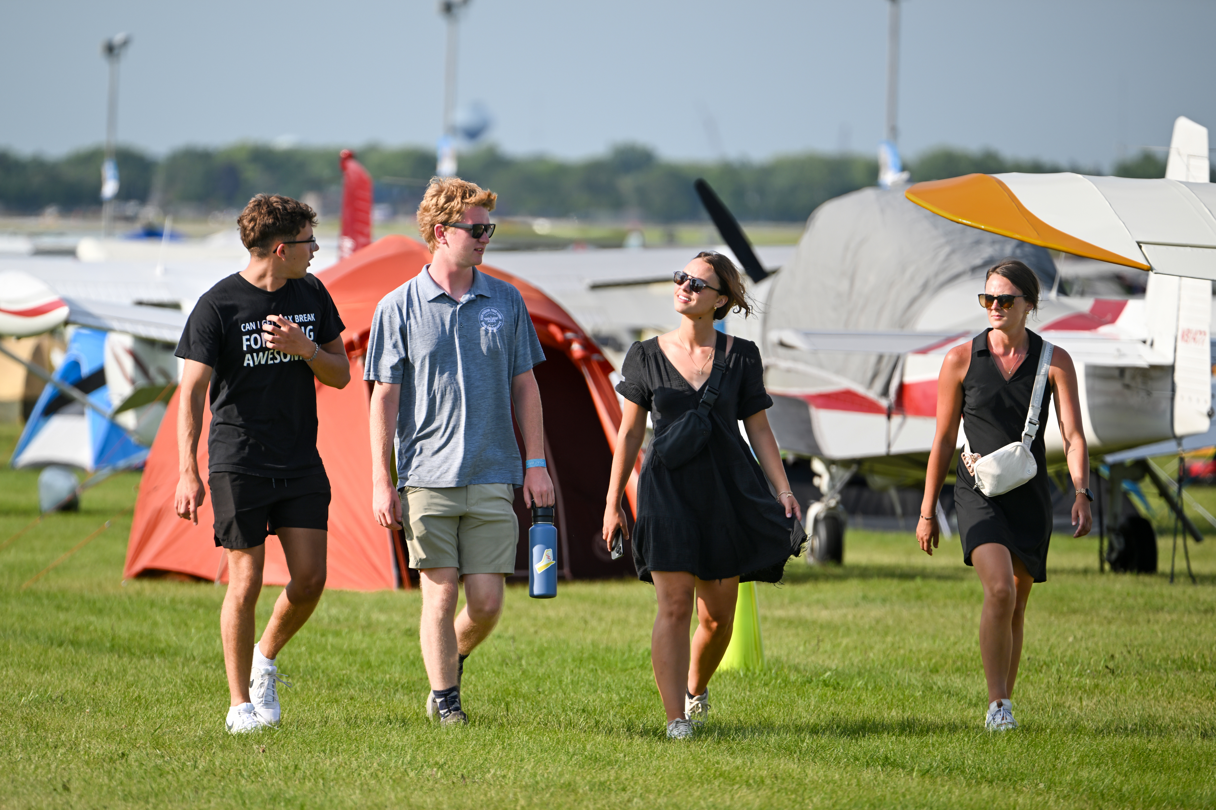 People who love airplanes - AOPA