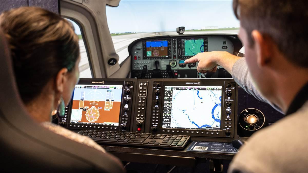 University grows its aviation program - AOPA