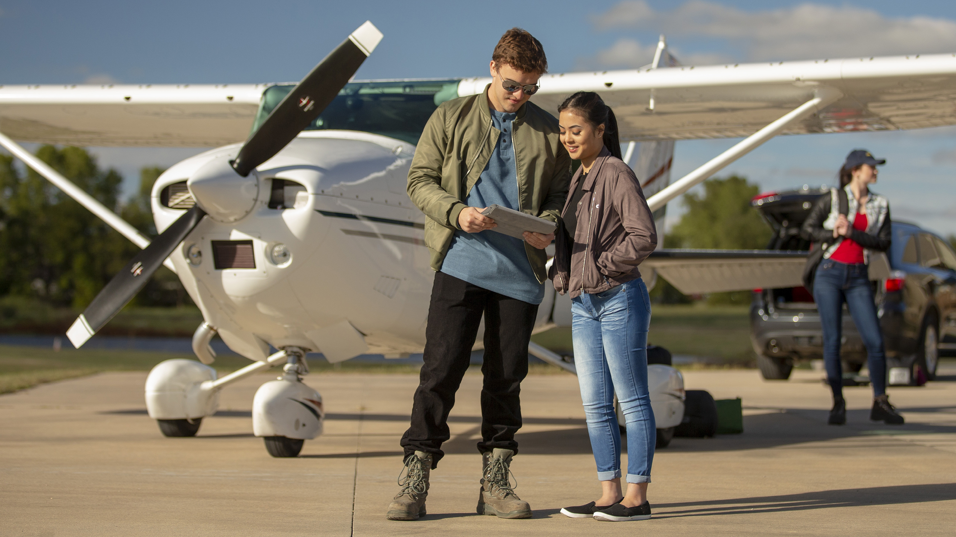 Recognizing excellence in flight training - AOPA