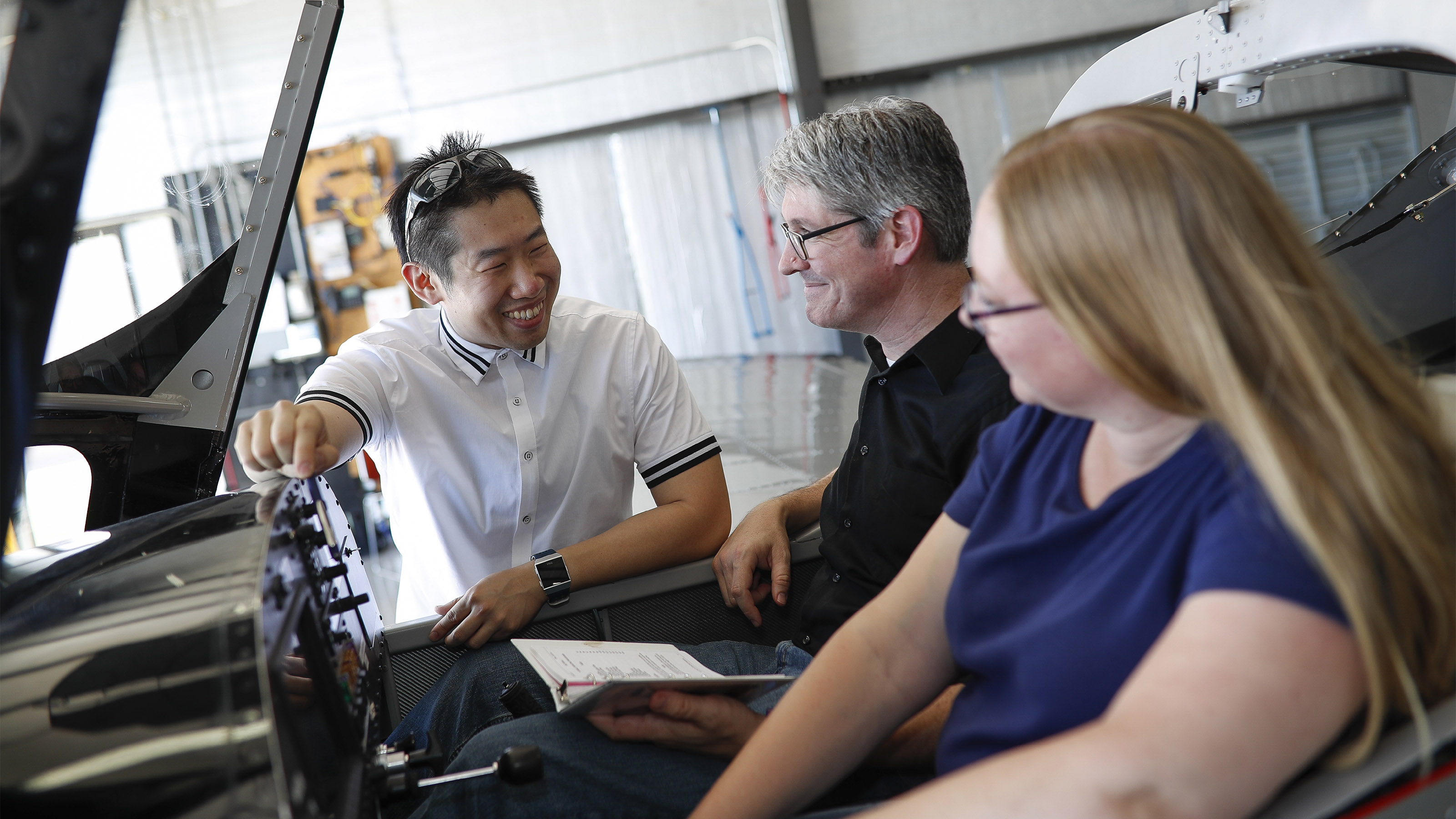 Showers of scholarships - AOPA