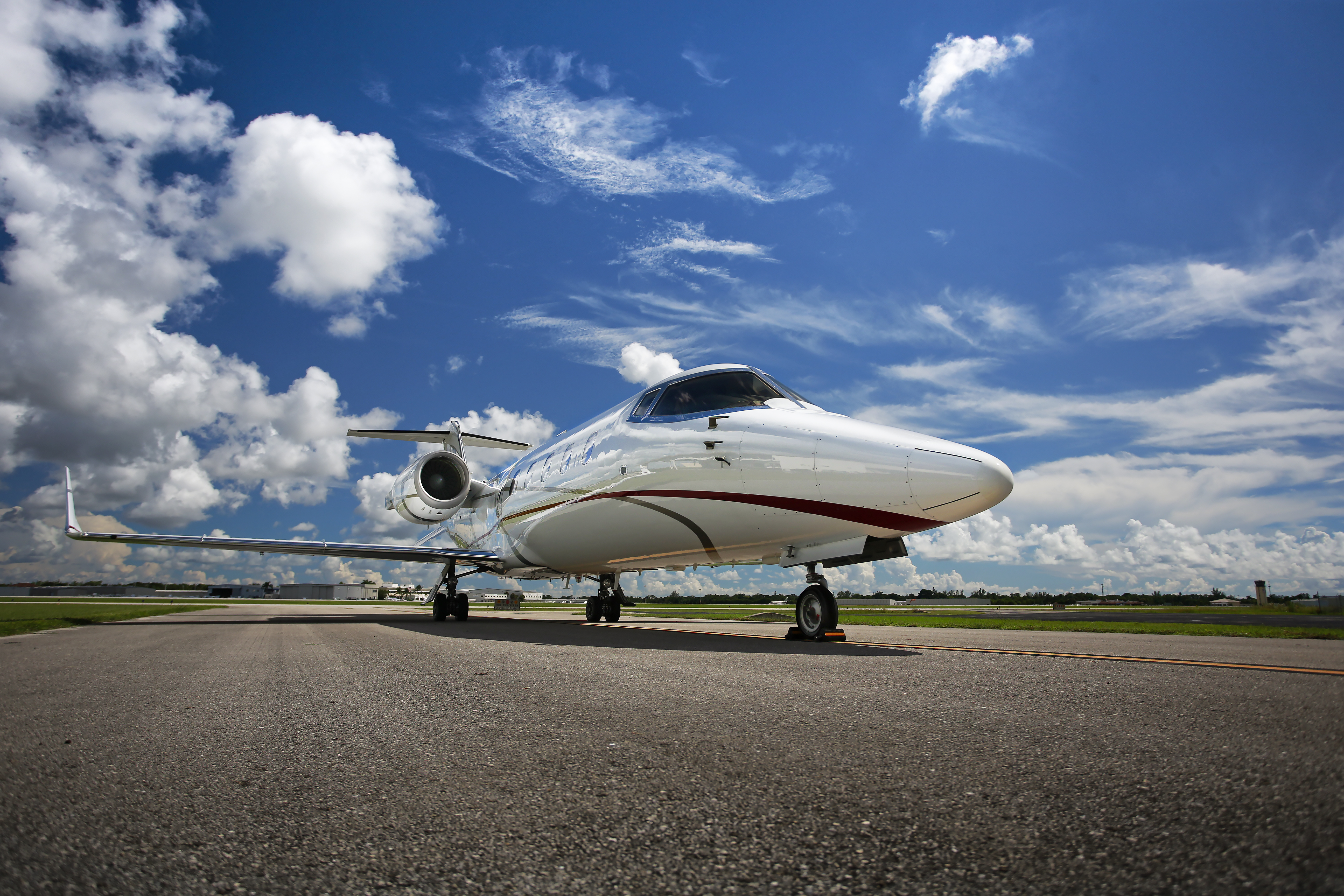Long-range Learjet - AOPA