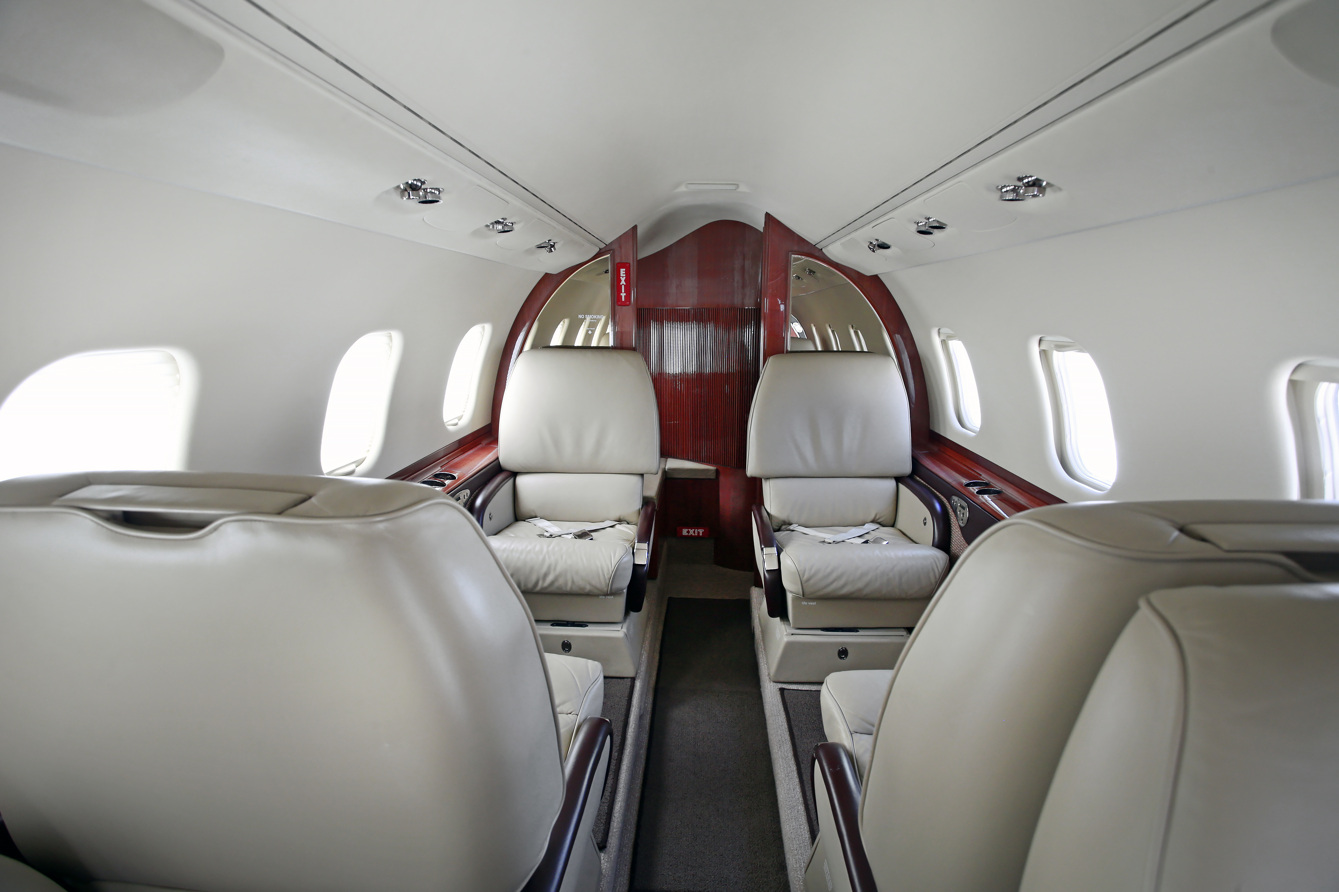 Long-range Learjet - AOPA