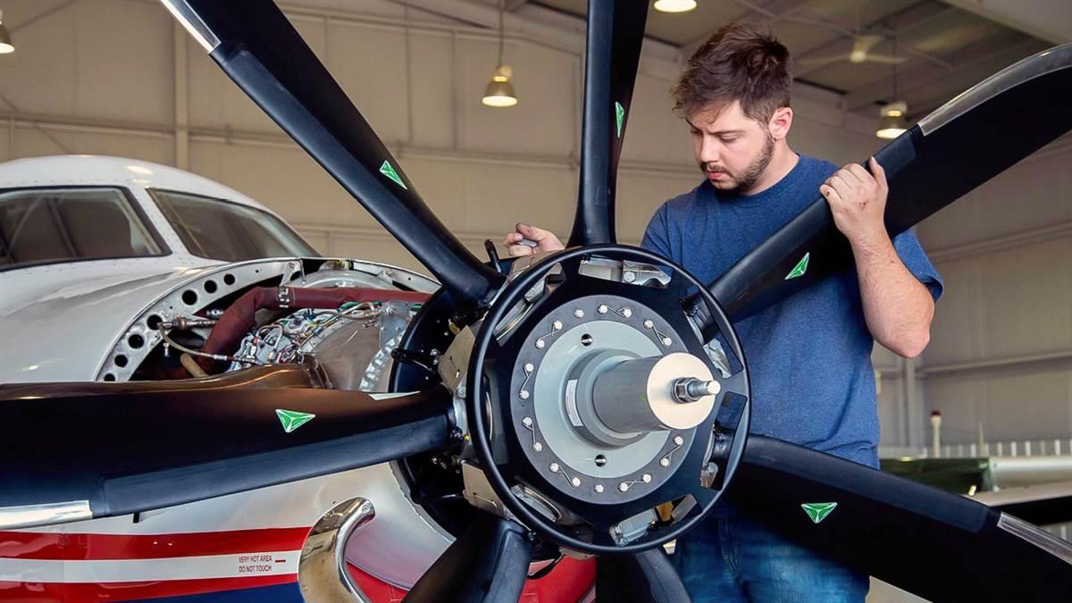 Ownership Smooth operator - AOPA