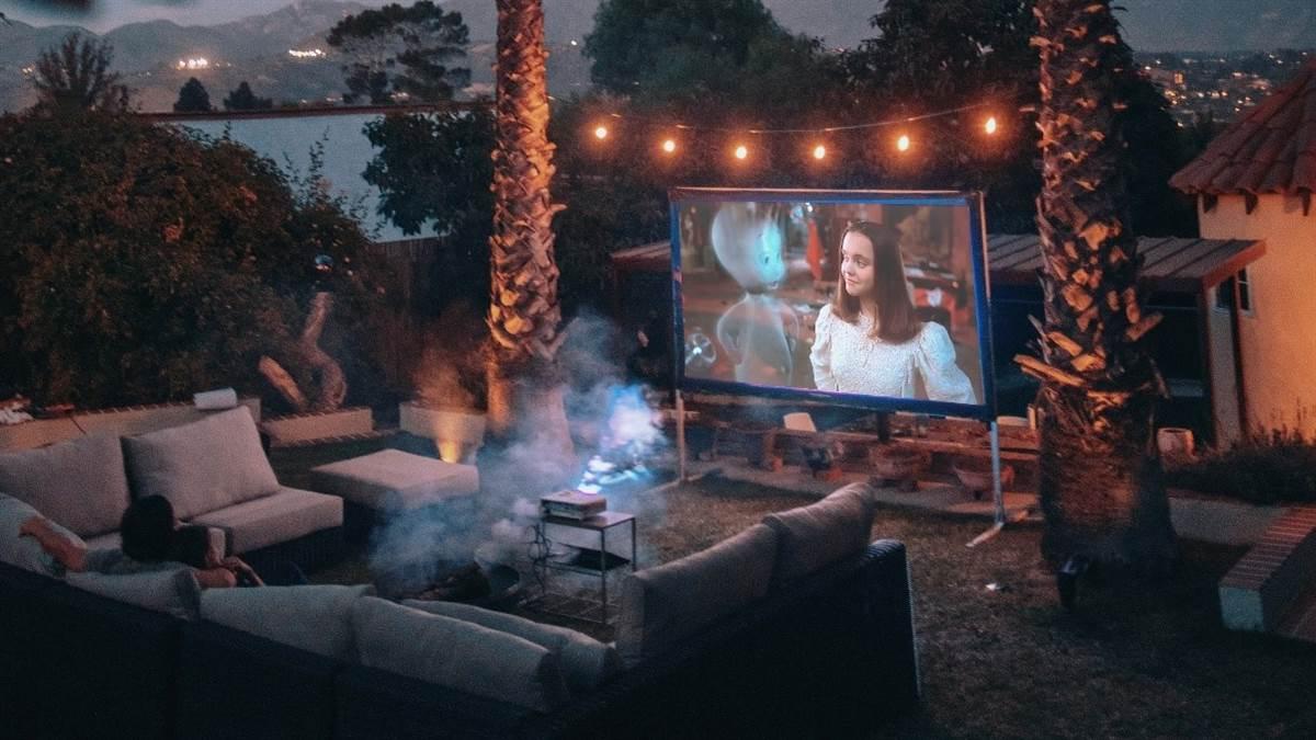 How to Have a Movie Night in Your Backyard - AOPA