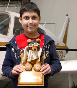 Student pilot wins spot landing contest - AOPA