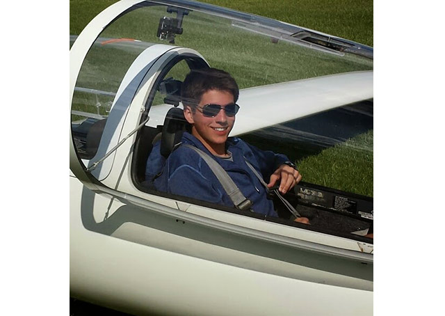 Glider certificate leads to powered flight, scholarship - AOPA