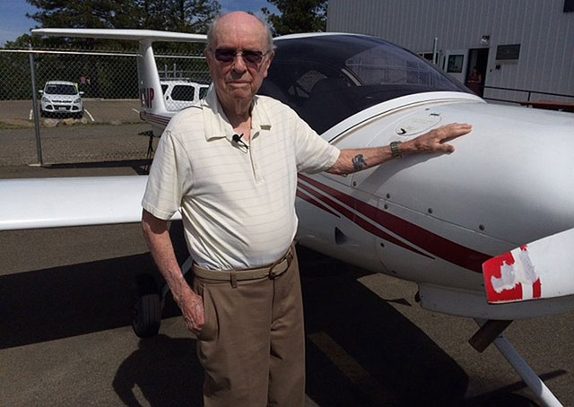 Pete Weber dubbed oldest active living pilot - AOPA