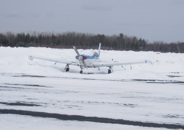 Aircraft maintenance: Remove snow and ice - AOPA