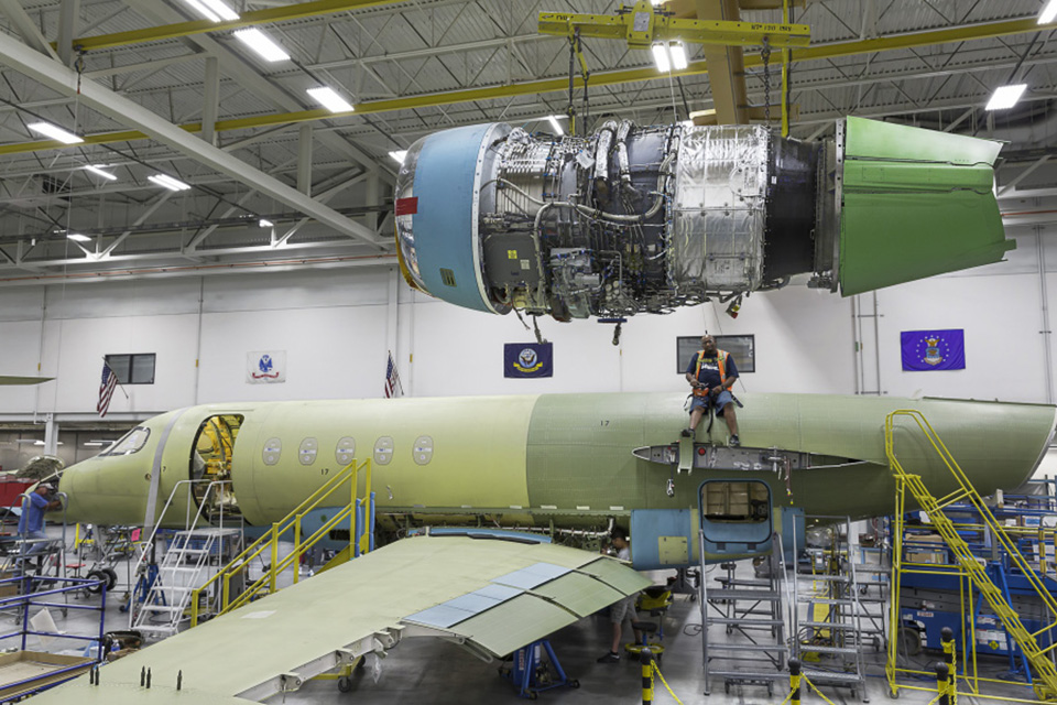 Latitude buildup - AOPA