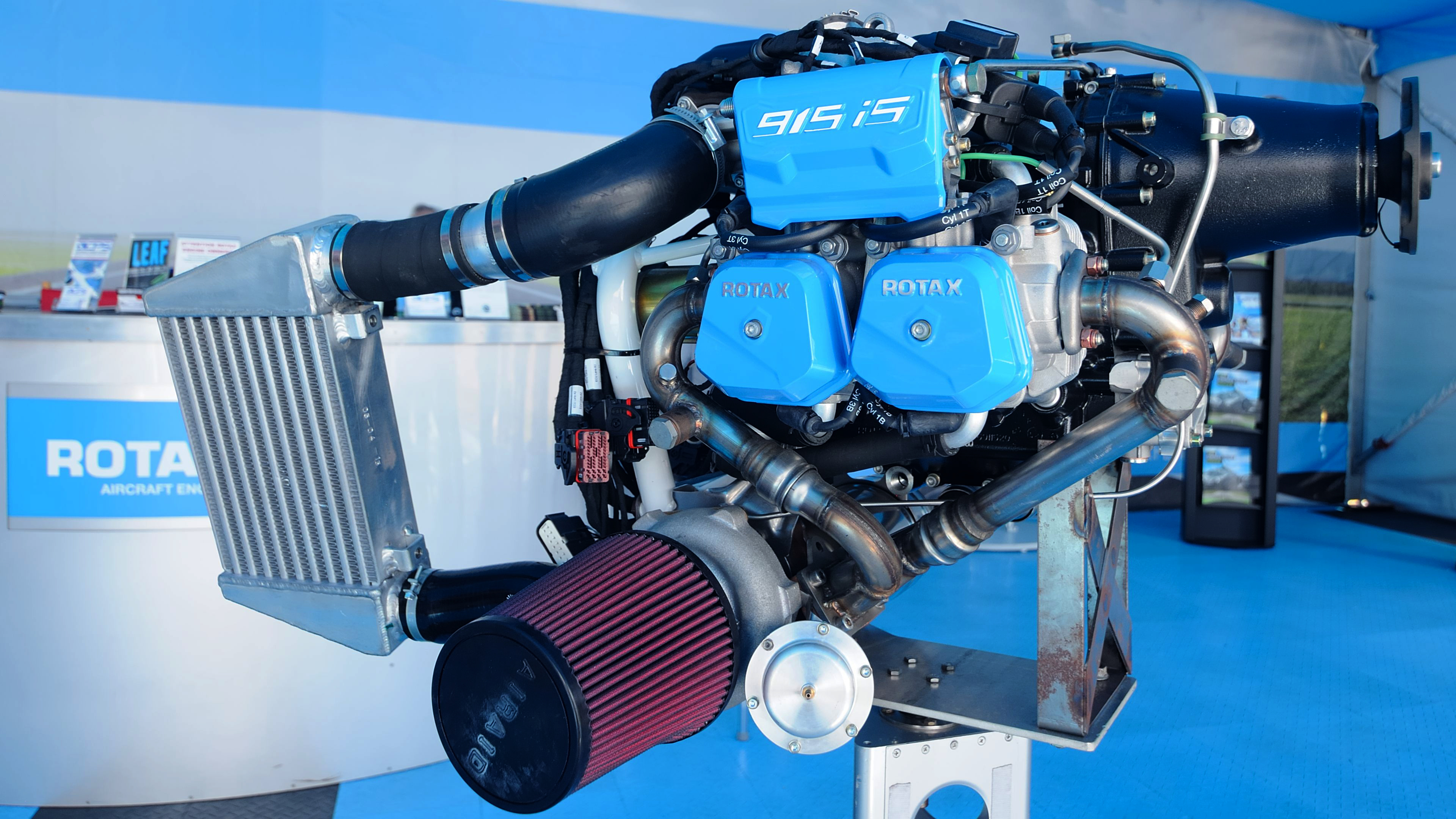 Dynon announces SkyView HDX - AOPA