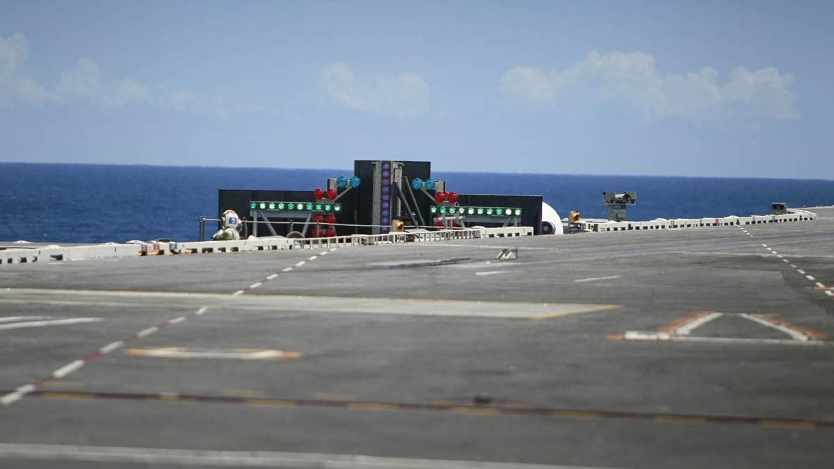 Nailing the meatball - AOPA