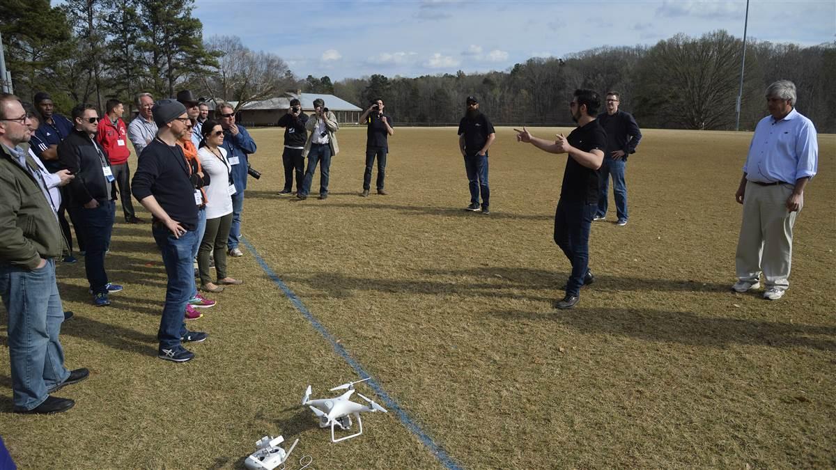 Drone journalism students learn aviation basics, ethics - AOPA