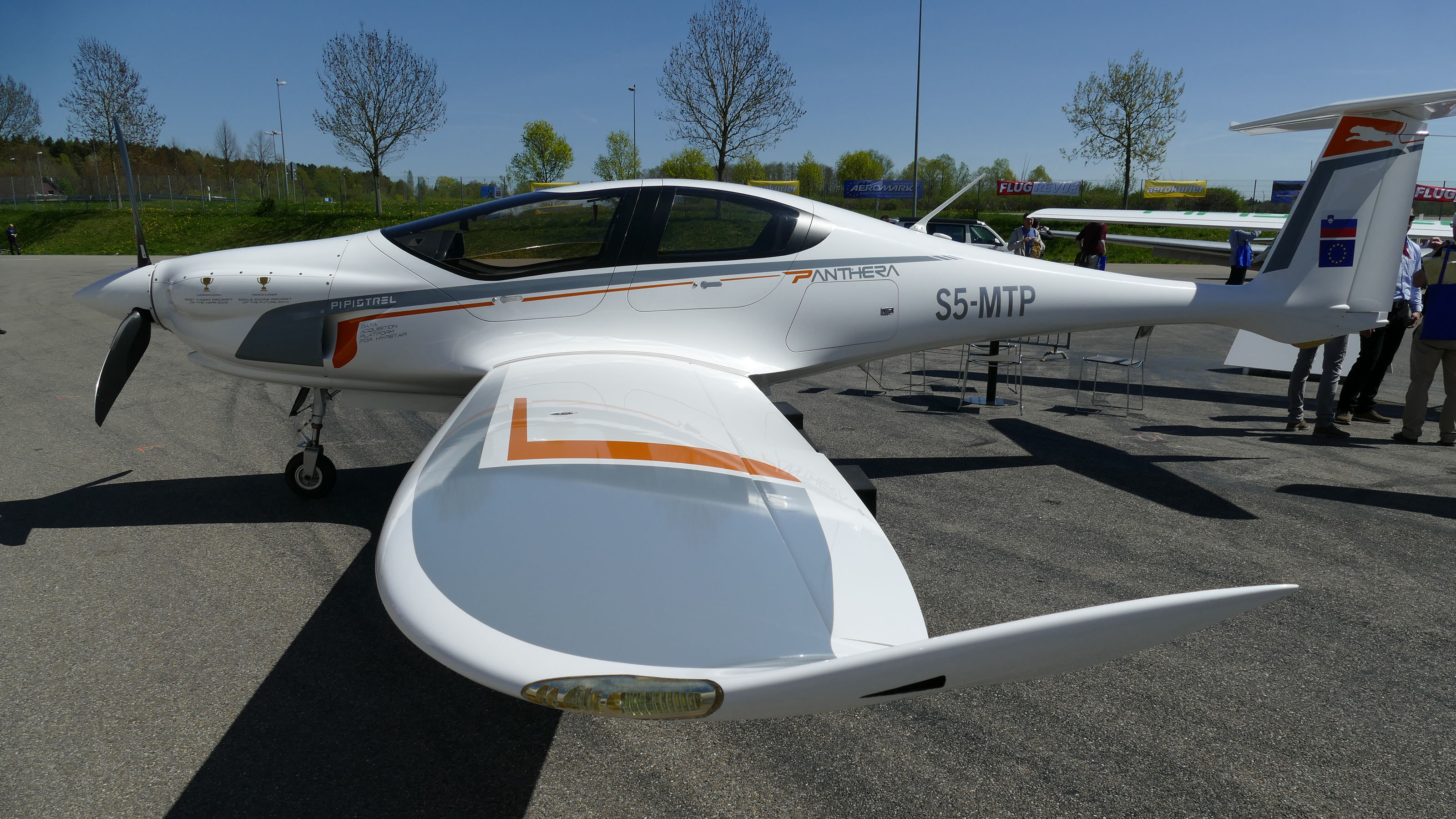 AERO showcases electric aviation - AOPA