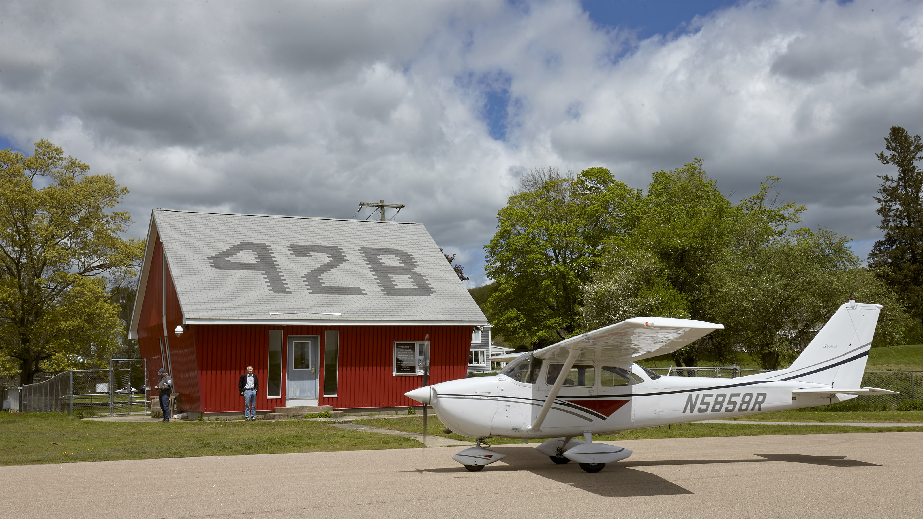Fly-In theater: A treat for your cultured spouse - AOPA